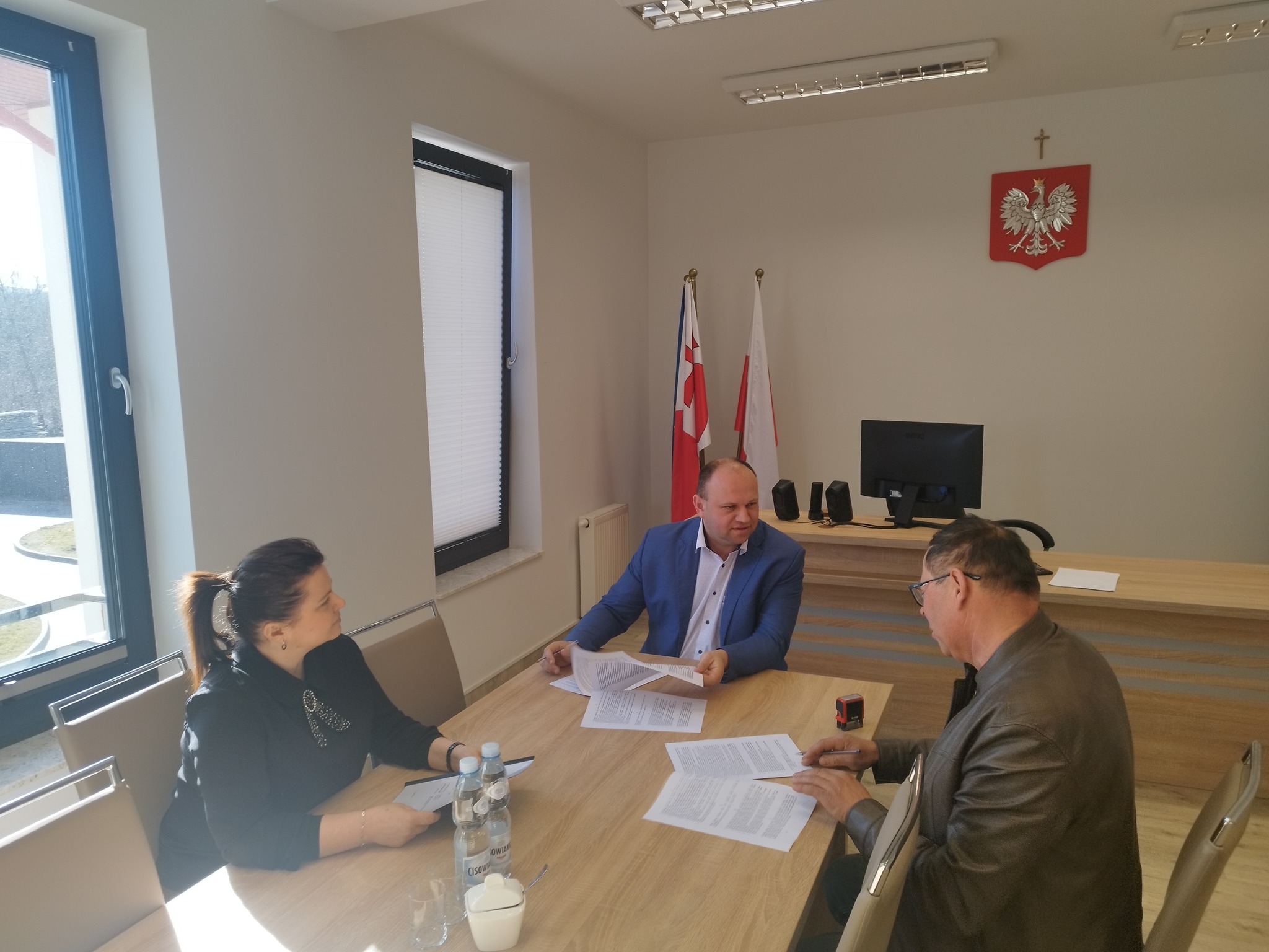 Podpisanie umowy na przebudowę drogi gminnej Kamionna - Zastawie etap I | Gmina Trzciana